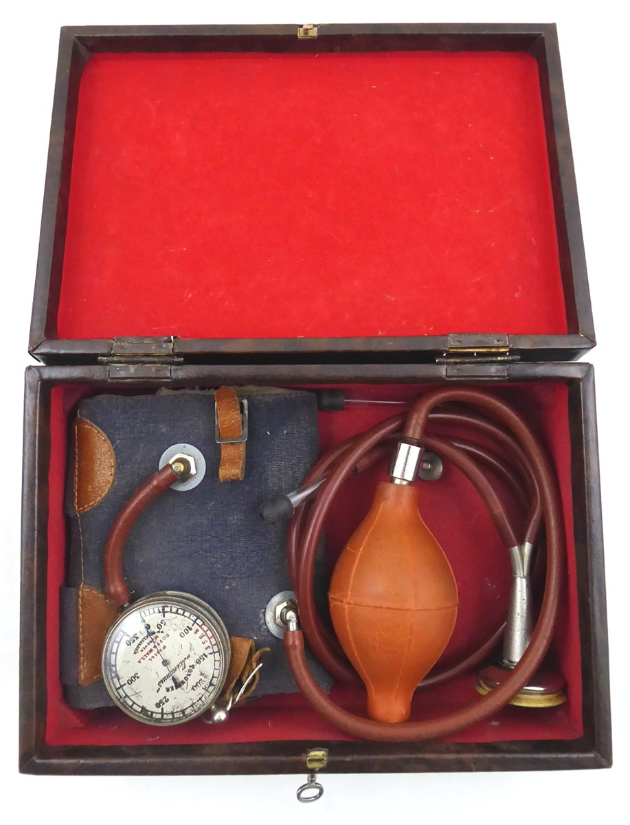 TONOMETR A FONENDOSKOP - MINIMUS BOTT & WALLA, MNICHOV - May auction of ...