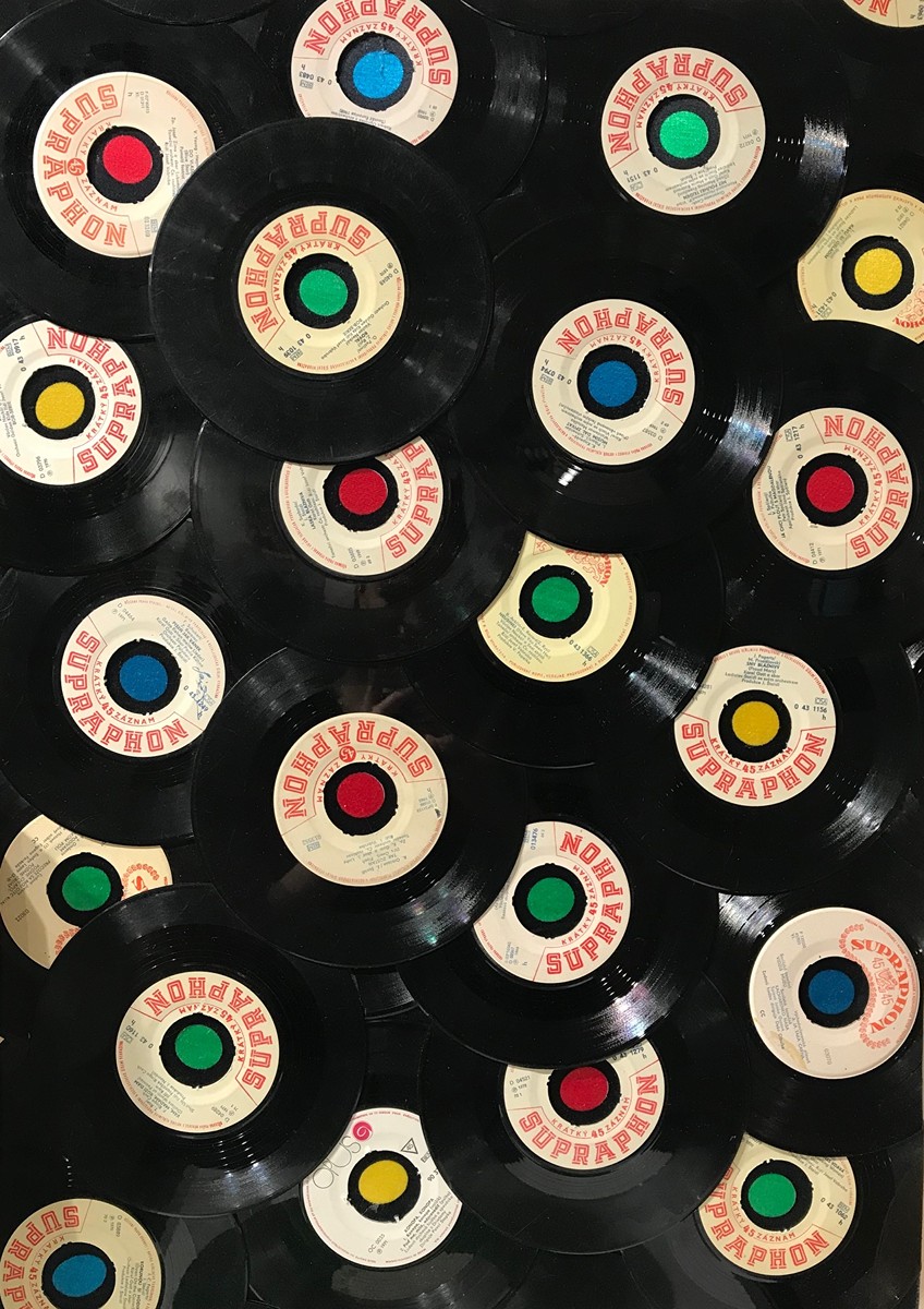 Otis Laubert - Bez názvu zo série „TAPISÉRIE“ komentár ku komerčnému ...