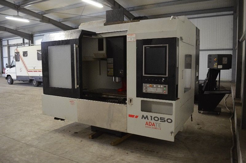 ADATE MOCROCUT M1050 CNC OBRÁBĚCÍ CENTRUM S PŘÍSLUŠENSTVÍM - Livebid.cz
