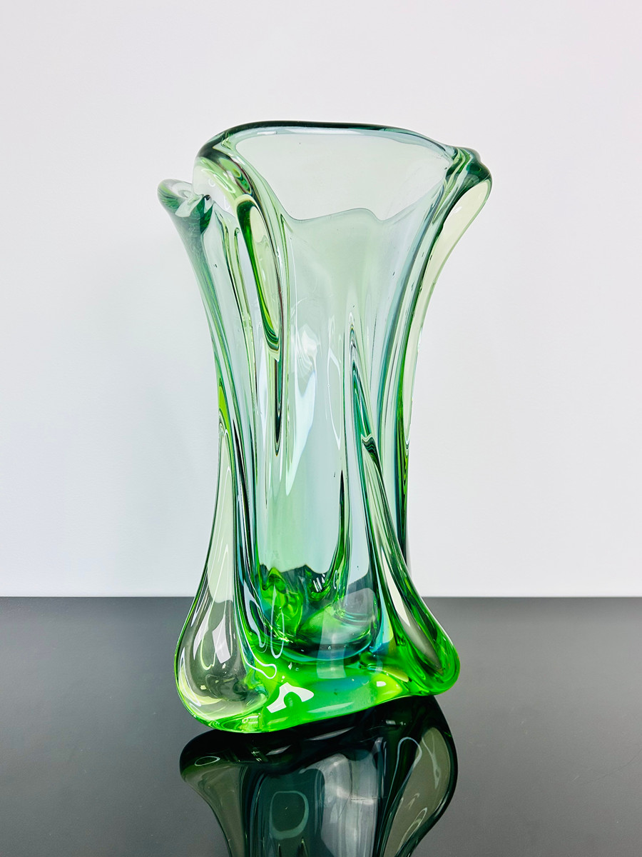 Uranová hutní váza - 43CM - 1st eAuction - Czech Art Glass - Livebid.cz
